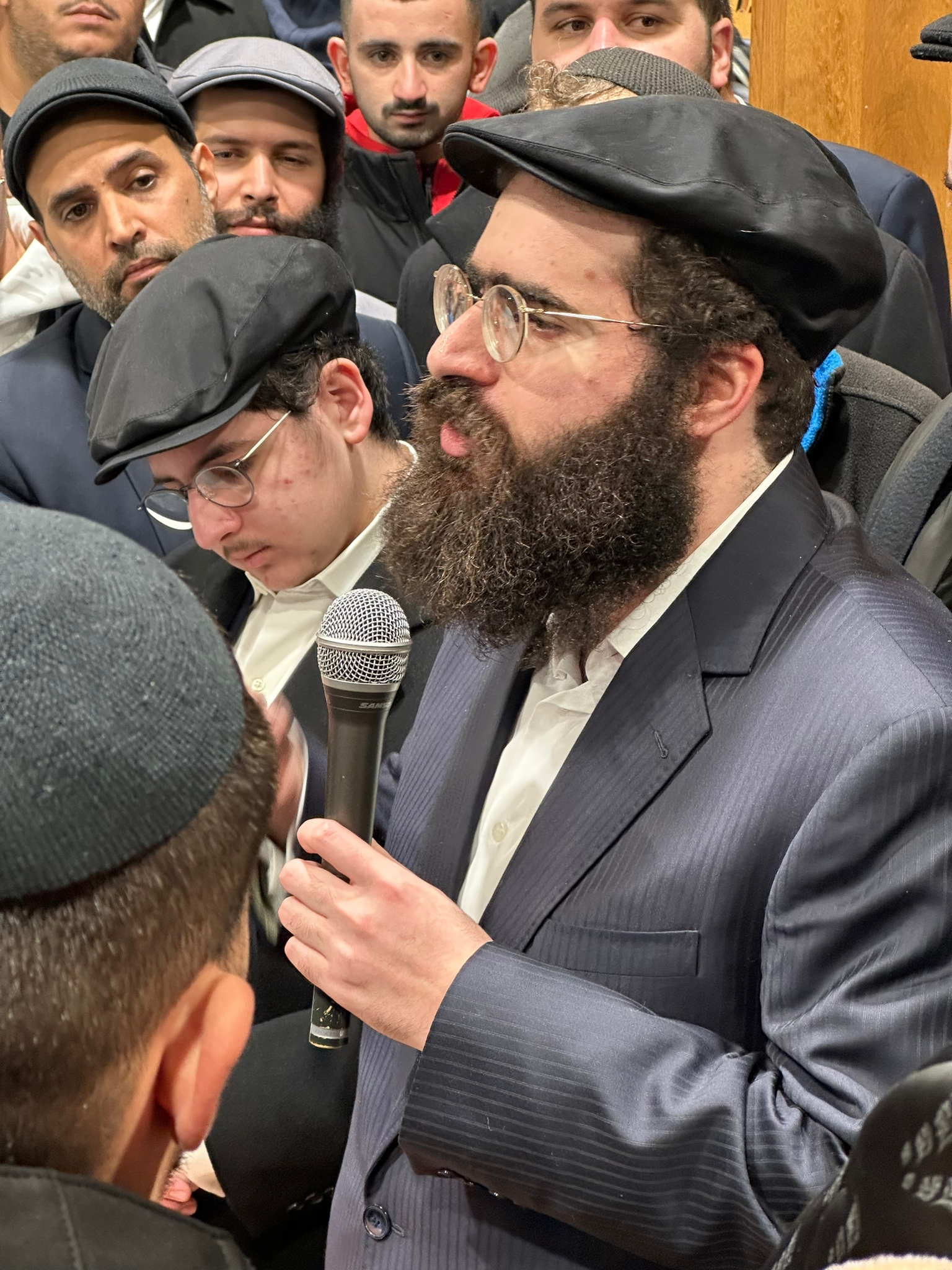 מעמד אלפים במערת המכפלה בראשות רבי יואל פינטו בנו של האדמור רבי יאשיהו